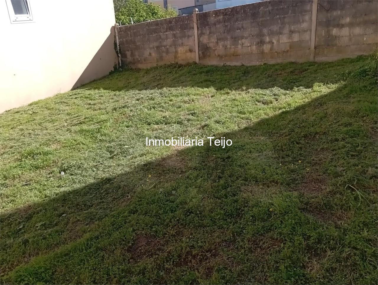 SE VENDE CASA PARA REHABILITAR CON FINCA EN EL CASCO URBANO DE CEDEIRA